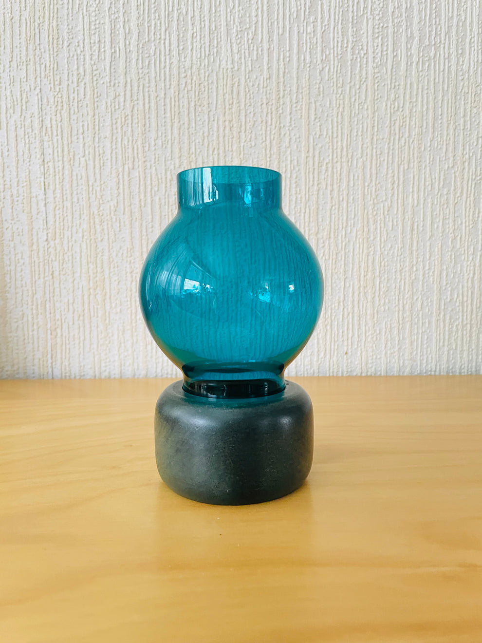 Karl Holmberg/カール.ホルムベリ/ガラスと木製土台のキャンドルスタンド/ターコイズブルー – Wasurenagusa